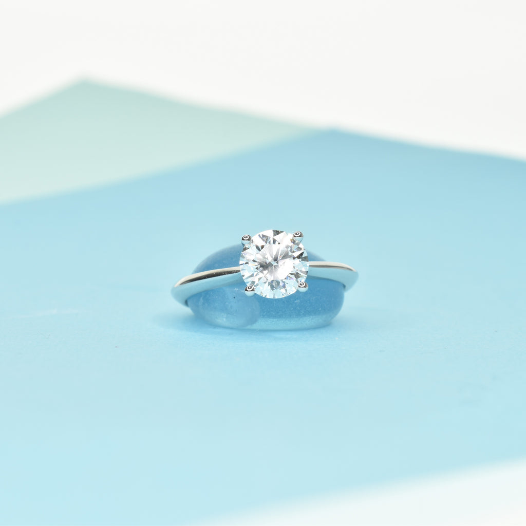 Round Diamond Classic Ring – NIYA K